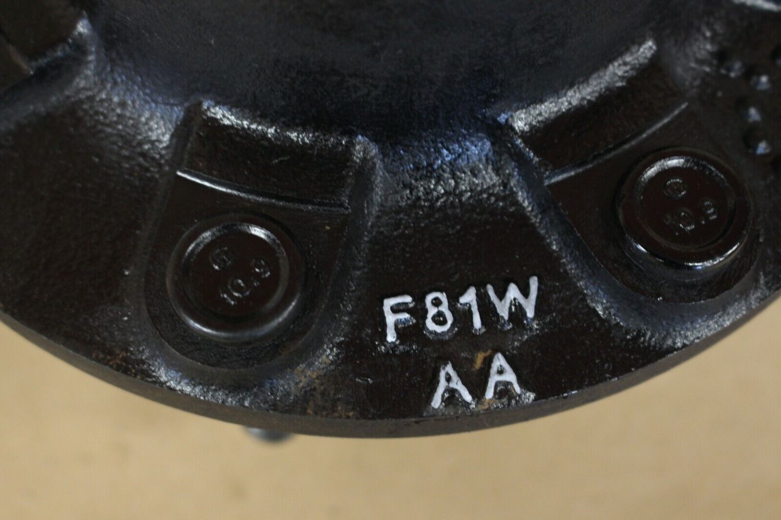 1999-2004 Ford Super Duty Excursion F250 F350 SRW Rear 8 Lug Wheel Hub ...