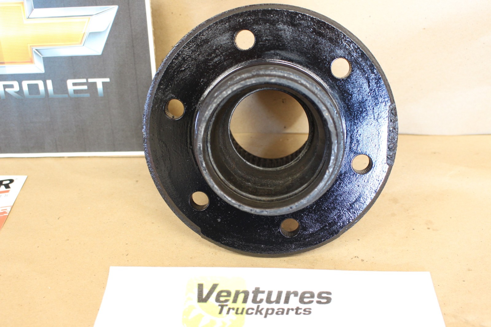 1977-1990 Chevy K5 K10 Jimmy Suburban Wheel Hub Front GM Dana 44 or 10 ...
